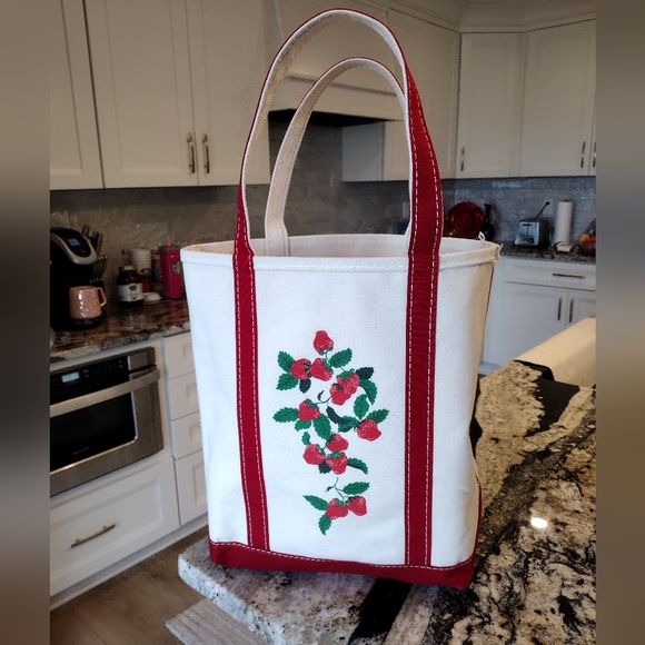 L.L. Bean | Bags | Rare Pristine Vintage Ll Bean Strawberries Boat Tote ...